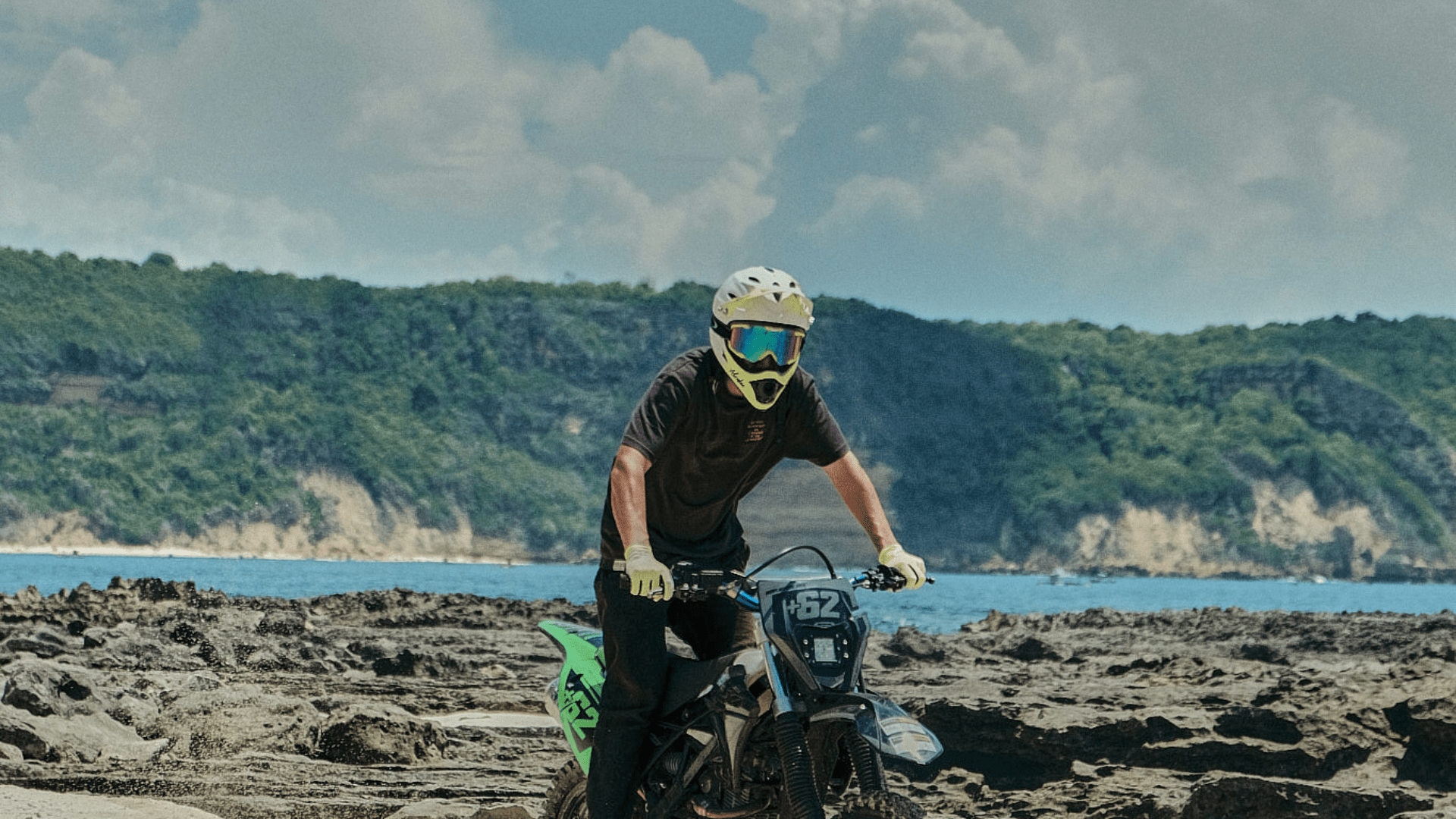 kuta lombok coast trails - Mud N' Gears : Dirt Bike Tours, Lombok Indonesia